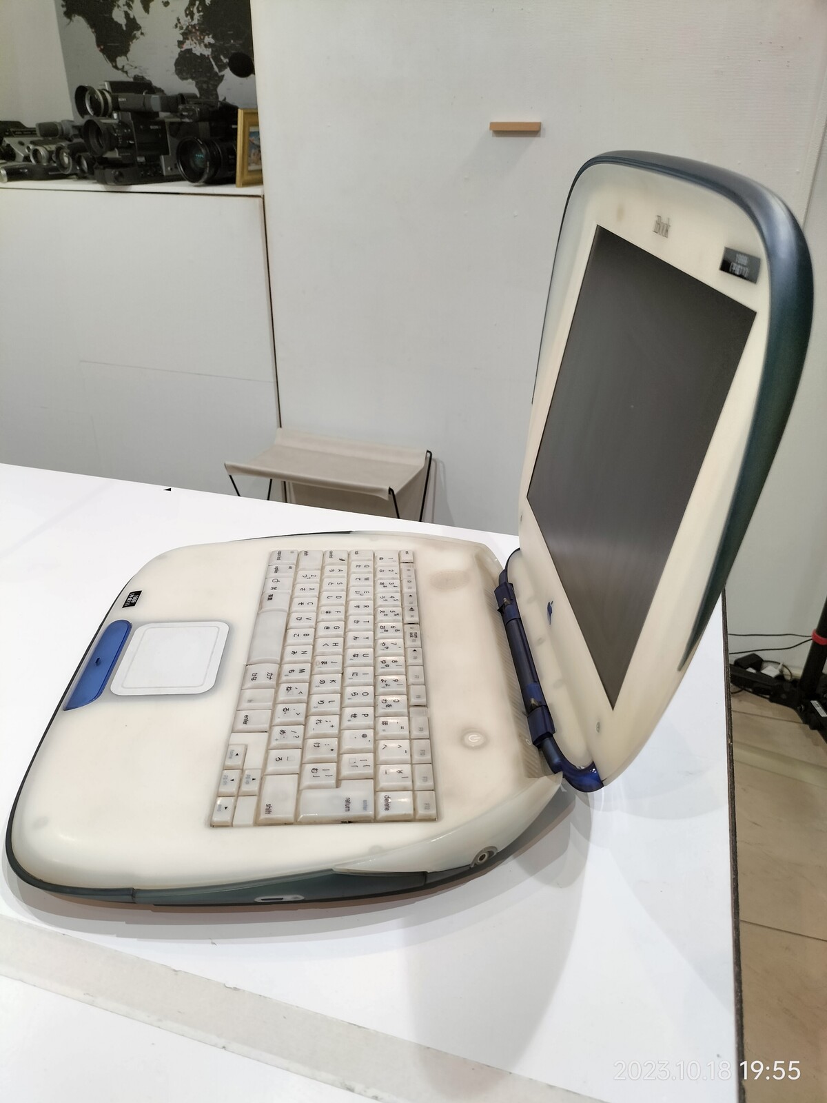 1999/平成11/Apple/iBook G3/FireWire/iMac to go/クラムシェル/ブルーベリー/初代iBook/取っ手 ...