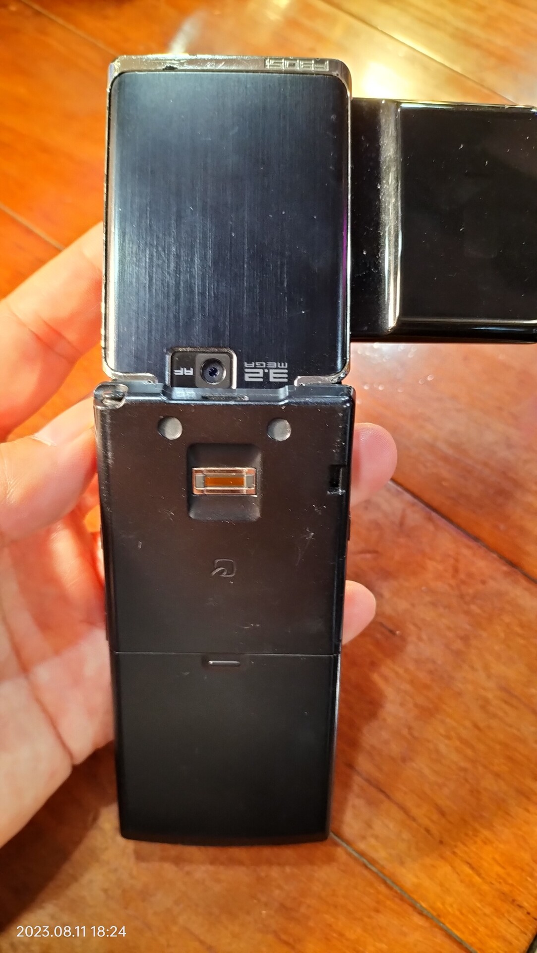 2007/平成19/FUJITSU/F905i/ヨコモーション/サイクロイド機構/ワンセグ対応/ブラック/ : Extinct Media ...