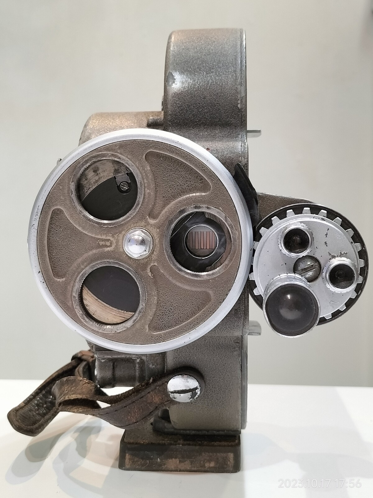 1959/昭和34/Bell&Howell/Filmo 70-DR/フィルモ/16mmカメラ/3本ターレット/ゼンマイ式/レンズなし ...