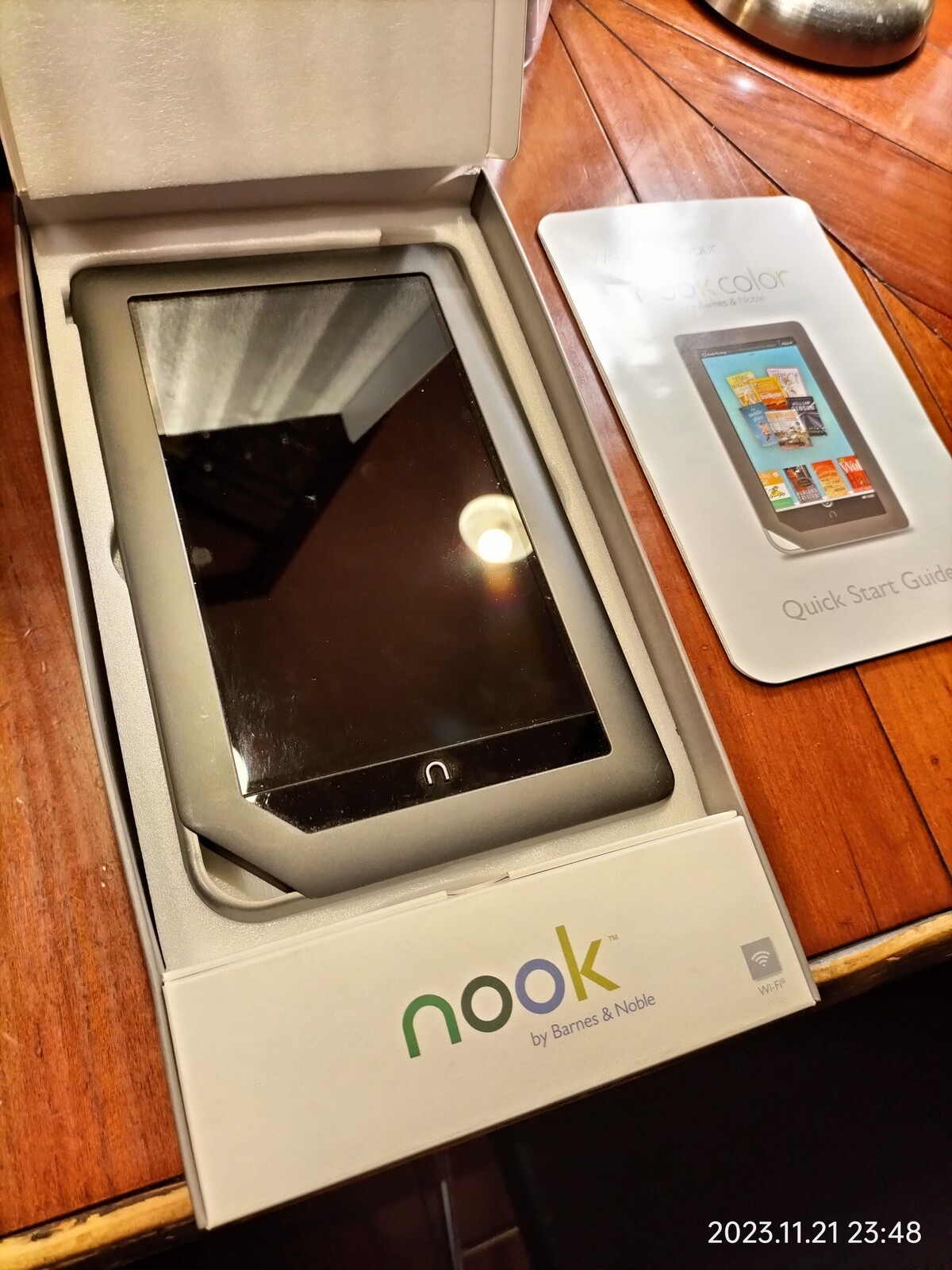 2010/平成22/Barnes & Noble/NOOK Color/Android 2.2/7-inch/ : Extinct Media ...