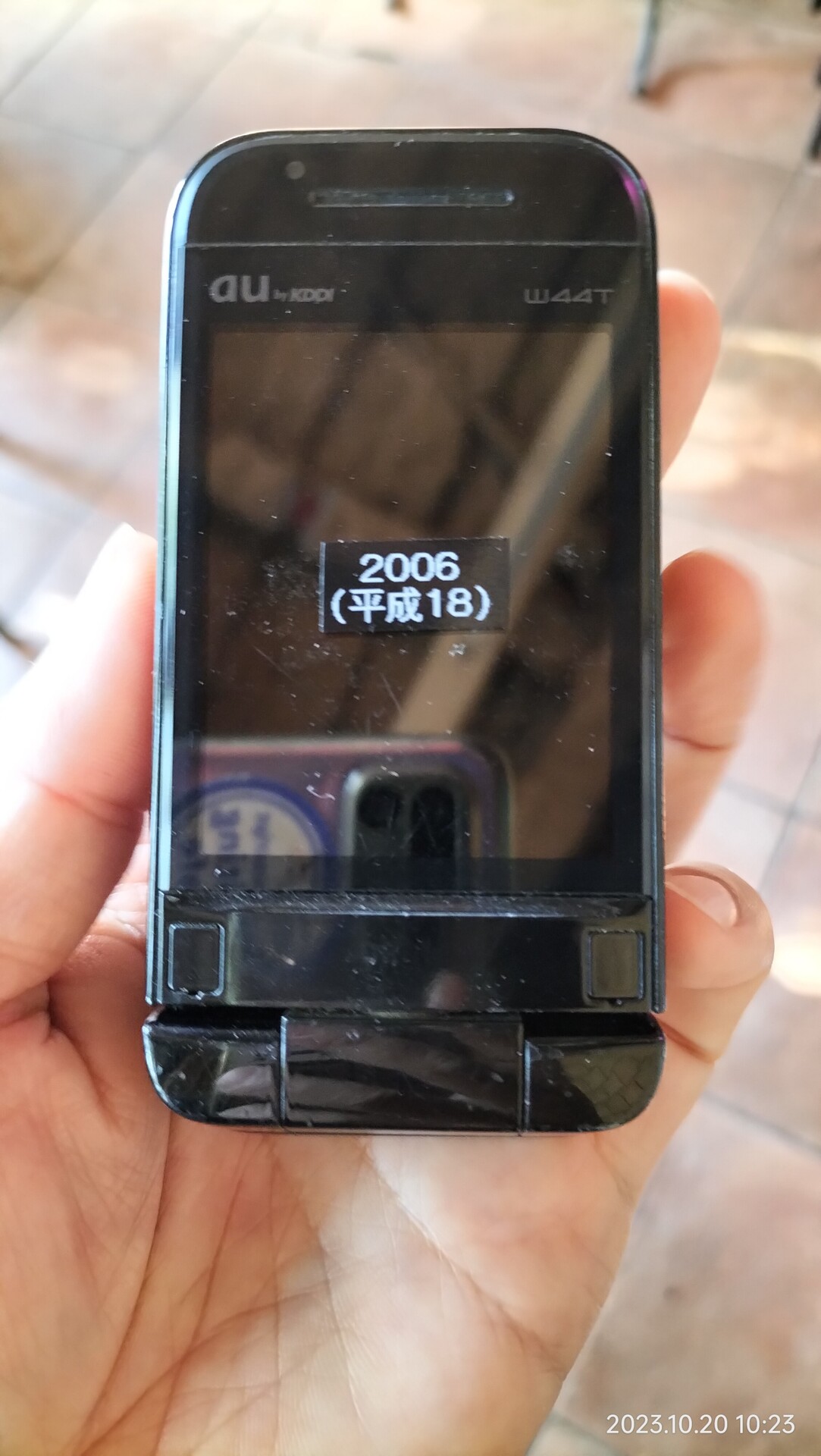 2006/平成18/TOSHIBA/W44T/au/2軸ヒンジ/320万画素/レクサス店専売モデルのベース機/コメットブラック ...