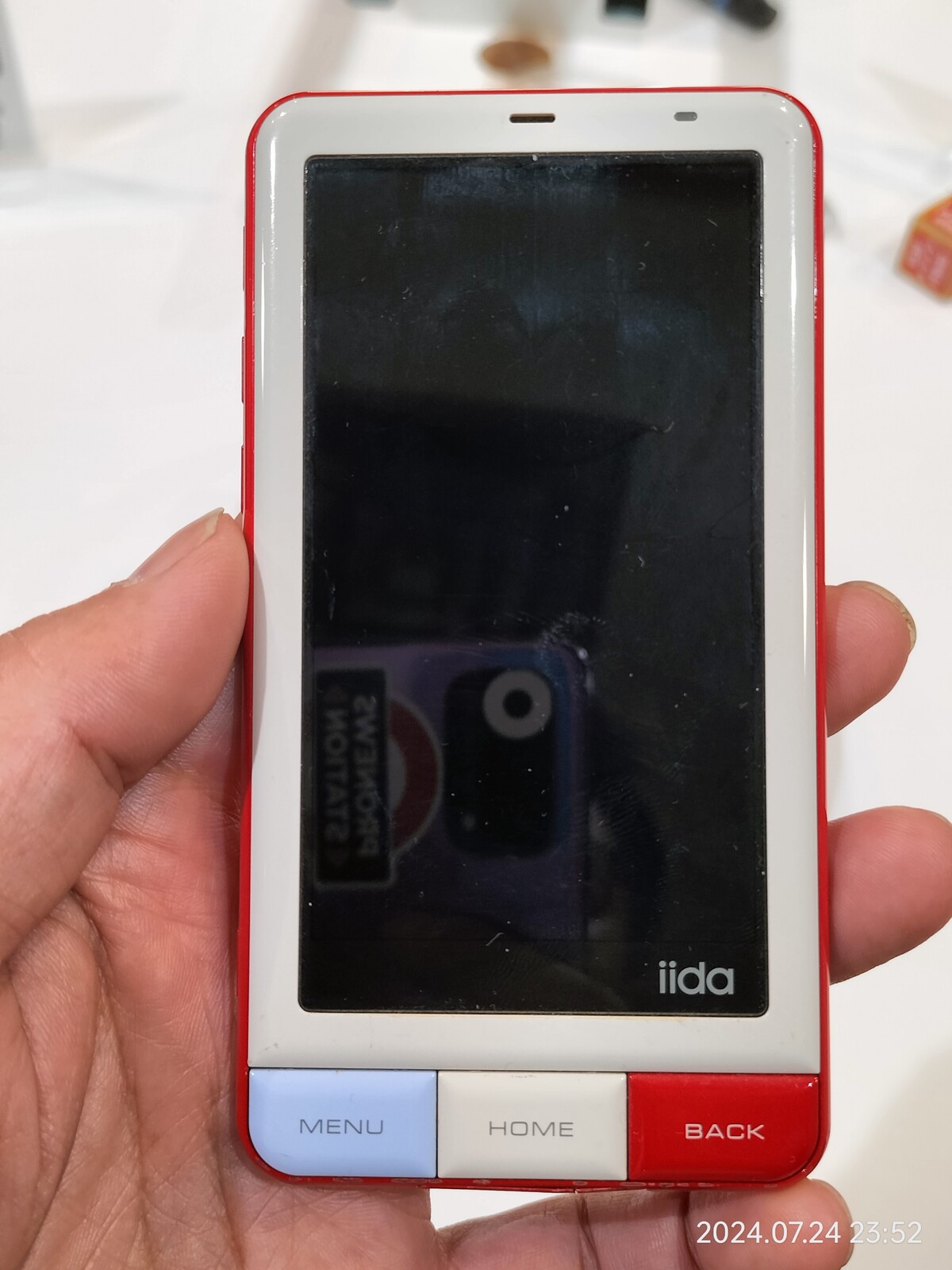 2011/平成23/SHARP/au/iida/INFOBAR A01/805万画素/インフォバー/ニシキゴイ/ : Extinct Media Museum | 絶滅メディア博物館