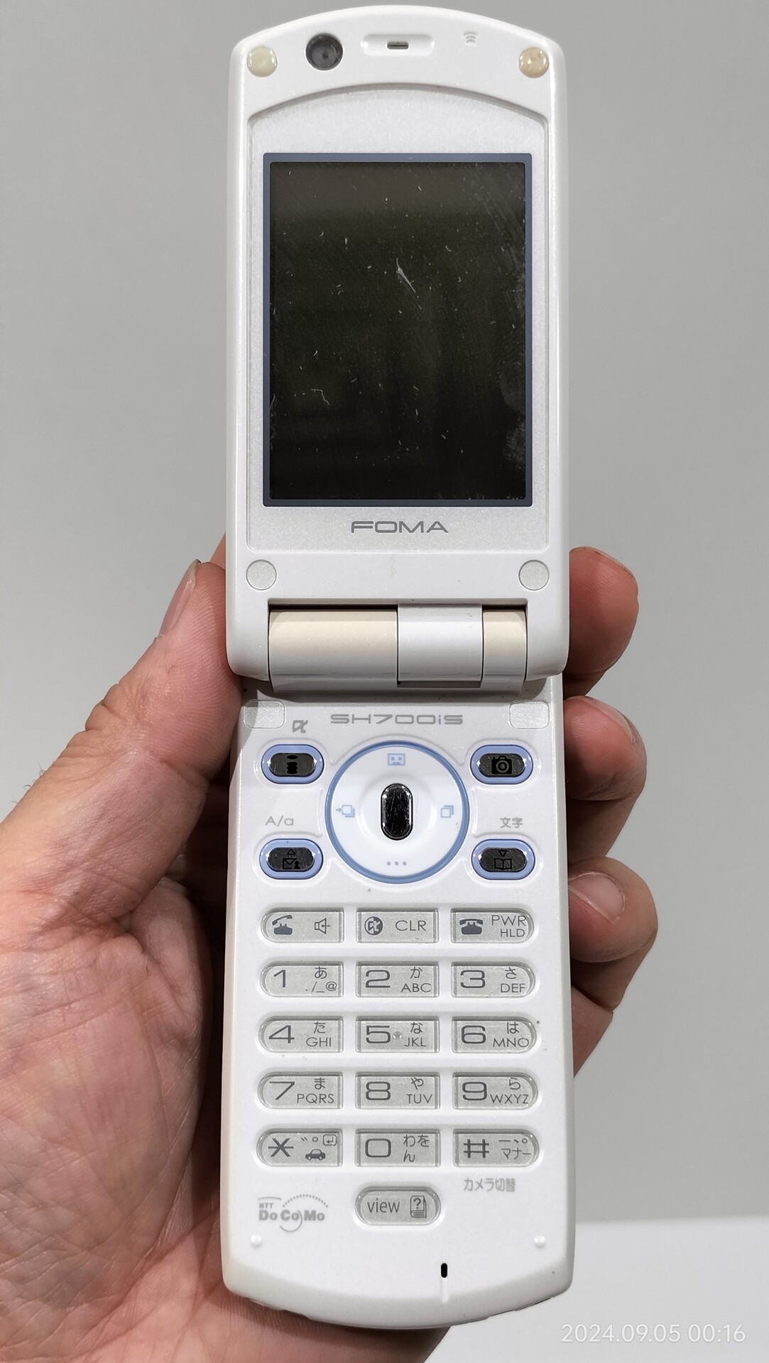 2005/平成17/SHARP/SH700iS/NTT DoCoMo/126万画素/クールホワイト/ : Extinct Media ...