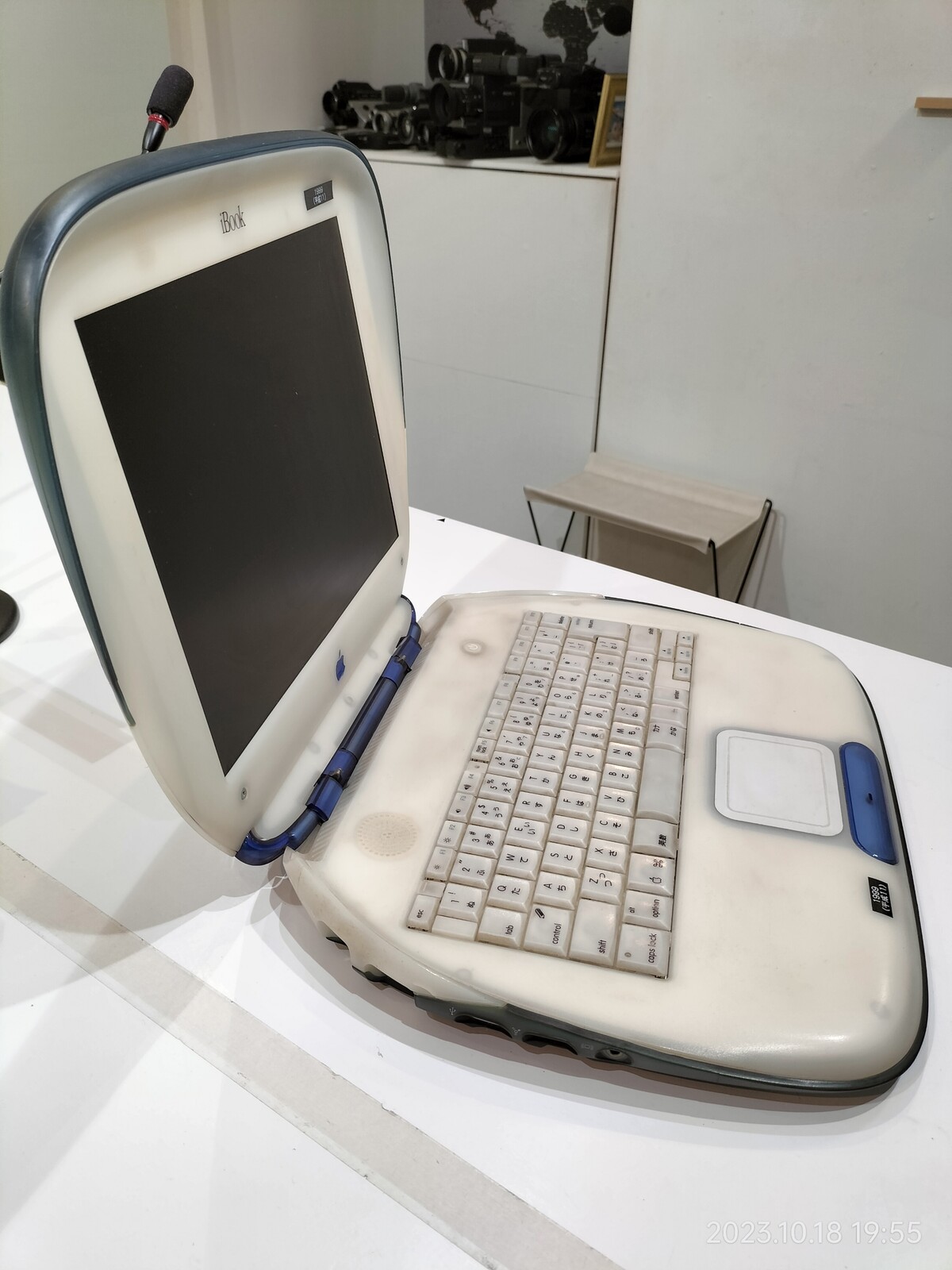 1999/平成11/Apple/iBook G3/FireWire/iMac to go/クラムシェル/ブルーベリー/初代iBook/取っ手 ...
