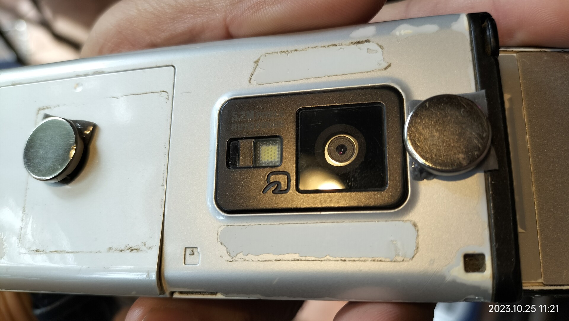 2007/平成19/NEC/N905i/回転2軸式/PCライクキー/ワンセグ/520万画素/マイクロSD/3インチフルワイドVGA液晶 ...