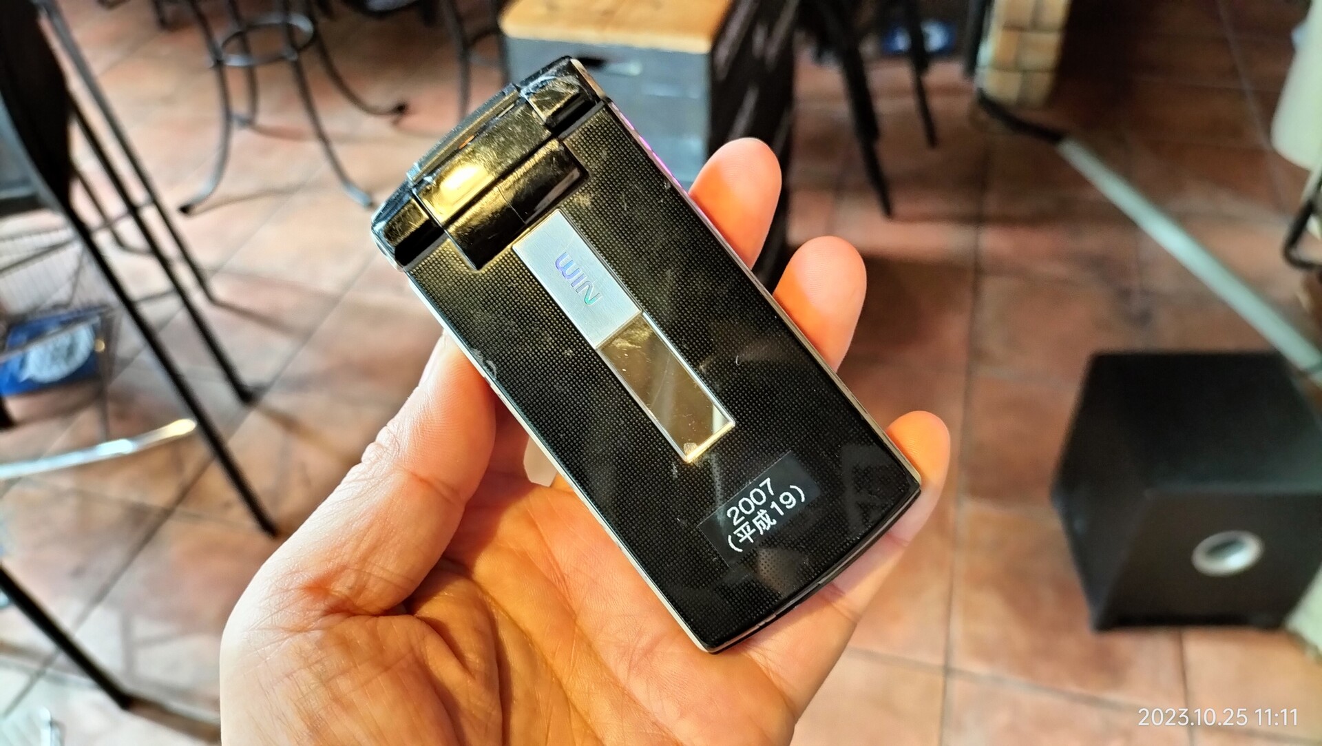 2007/平成19/SHARP/W52SH/回転2軸/203万画素/FeliCa/ワンセグ/モバイルASV液晶/ブラック/ : Extinct ...