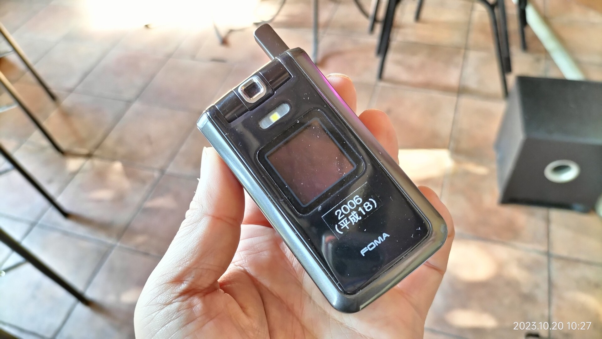 2006/平成18/LG/L600i/DoCoMo/SIMPURE L/ヒンジ回転カメラ/ : Extinct Media Museum ...