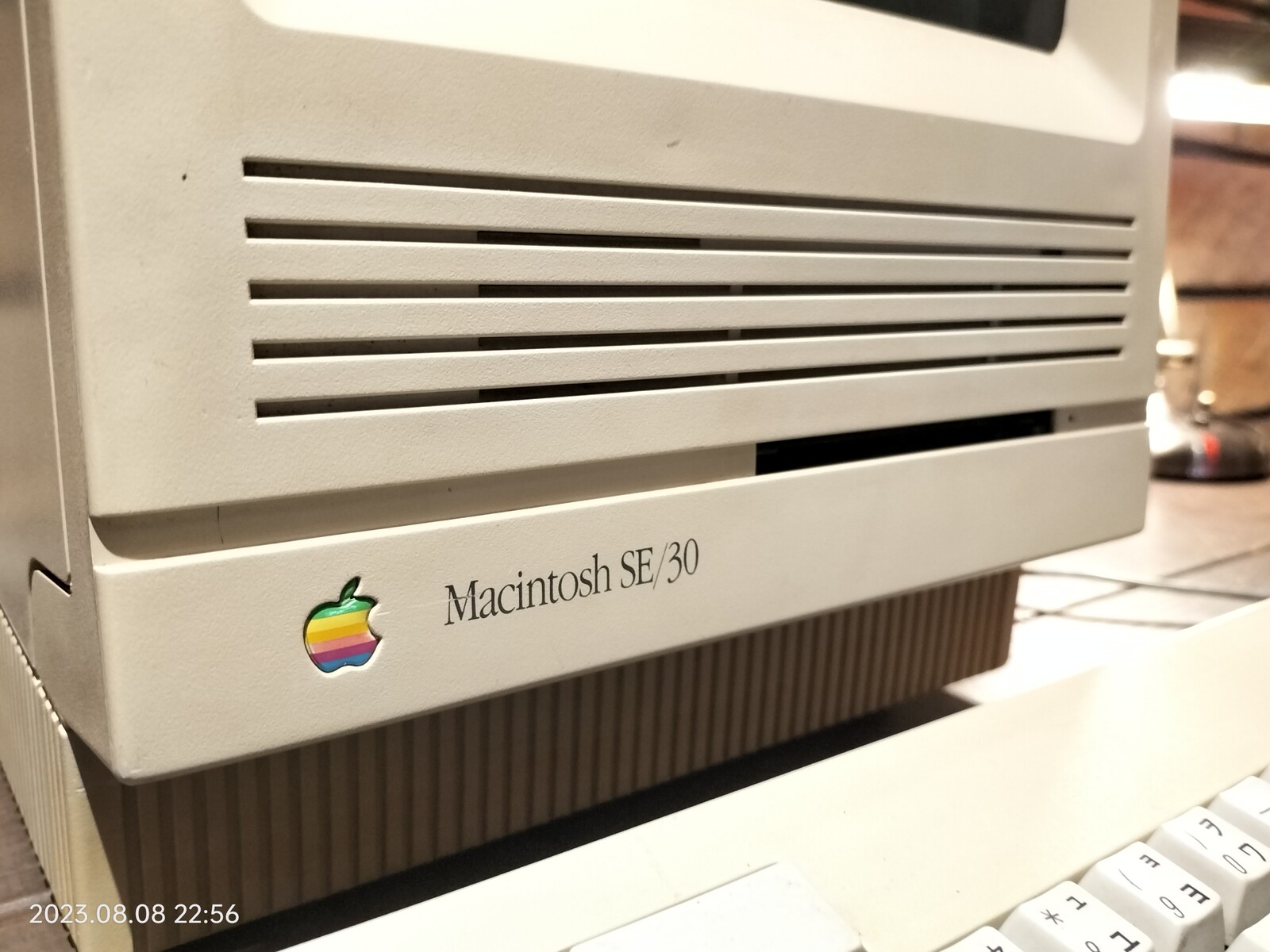 1989/平成1/Apple/Macintosh SE/30/フロッグデザイン/Motorola68030/16MHz/9インチモノクロCRT ...