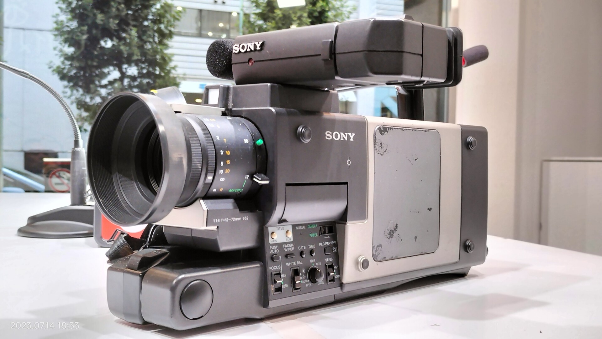 1986/昭和61/SONY/CCD-V100/Video8 PRO/6倍ズーム/ホワイトフェード/ワイプ/タイトラー/データディスプレイ ...
