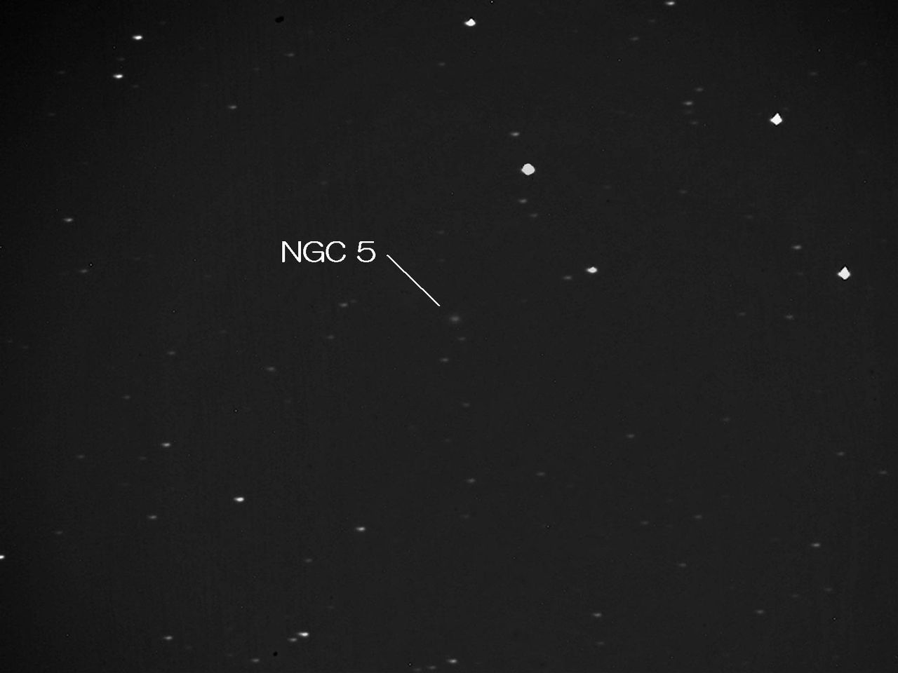 宇宙は両目で見るのが一番 : NGC 5