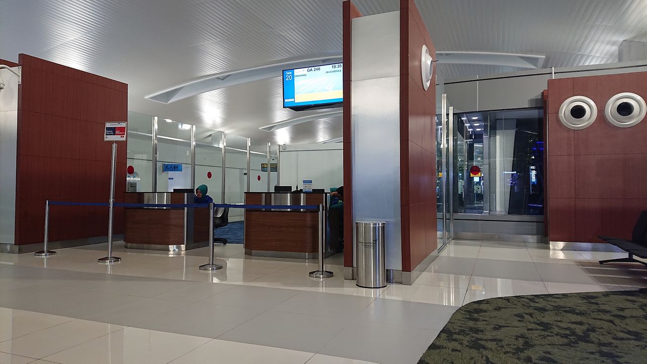 No. 1478 ジャカルタ発GA246便でまたまたディナー(2019年3月24日搭乗)[番外編] : 山から下りたらこんな店 － 副隊長の自己満足