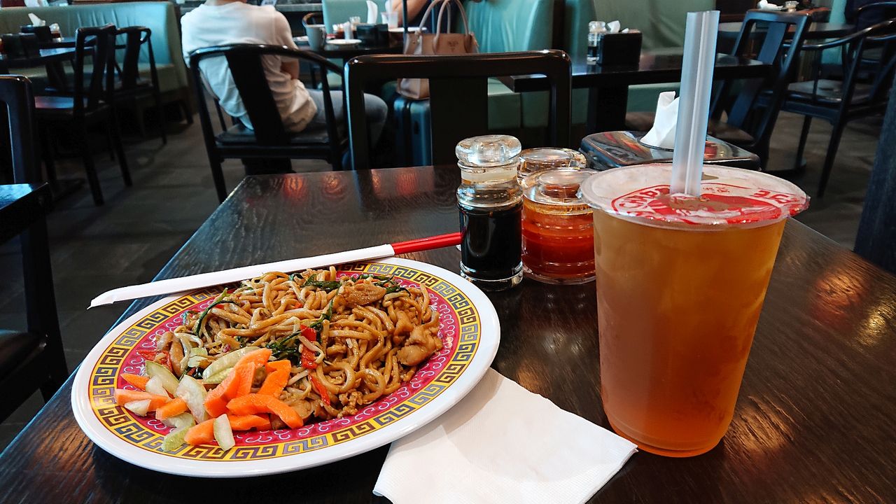 No. 1343 インドネシア･ジャカルタ／Happy Chappy Chinese スカルノ･ハッタ空港第3ターミナル店(中華料理)で ...