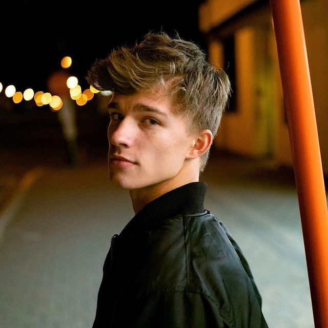Alex Sampson (Youtuber) Wiki, Bio, Age, Height, Weight, Girlfriend, Net ...