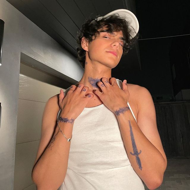 benoftheweek (TikToker) Wiki, Bio, Age, Height, Weight, Dating, Career ...