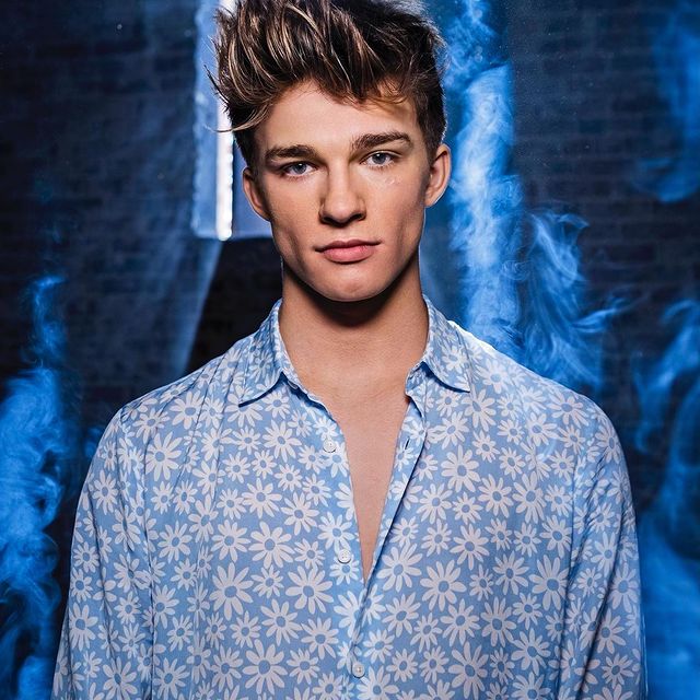 Alex Sampson (Youtuber) Wiki, Bio, Age, Height, Weight, Girlfriend, Net ...