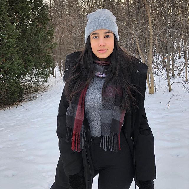 Emily Tosta (Actress) Wiki, Bio, Age, Height, Weight, Boyfriend, Net ...