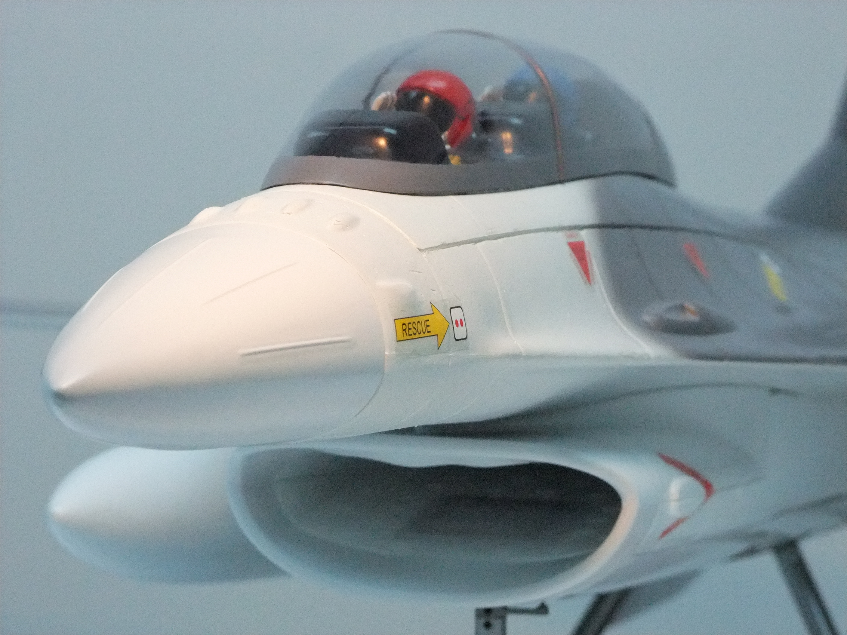RC-LANDER F16/F2-B ベクターシステム付き ARF S-EPO素材 : 日本一安い HOBBY＆TOYS 情報