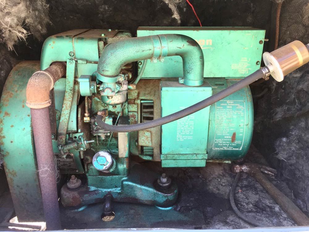 HOLYSMOKE : WINNEBAGO BRAVE M-D18