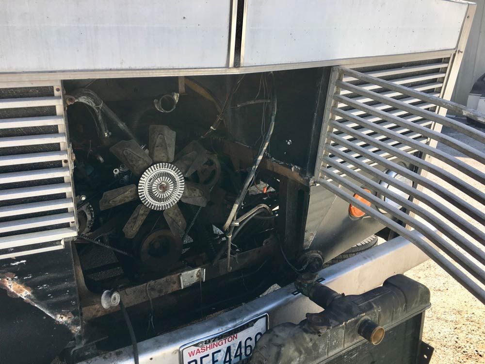 HOLYSMOKE : WINNEBAGO BRAVE M-D18