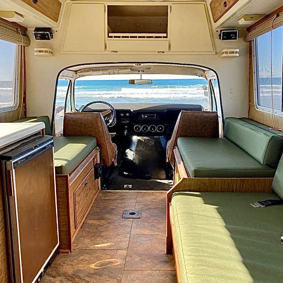 HOLYSMOKE : 1972 Dodge Balboa Motorhome