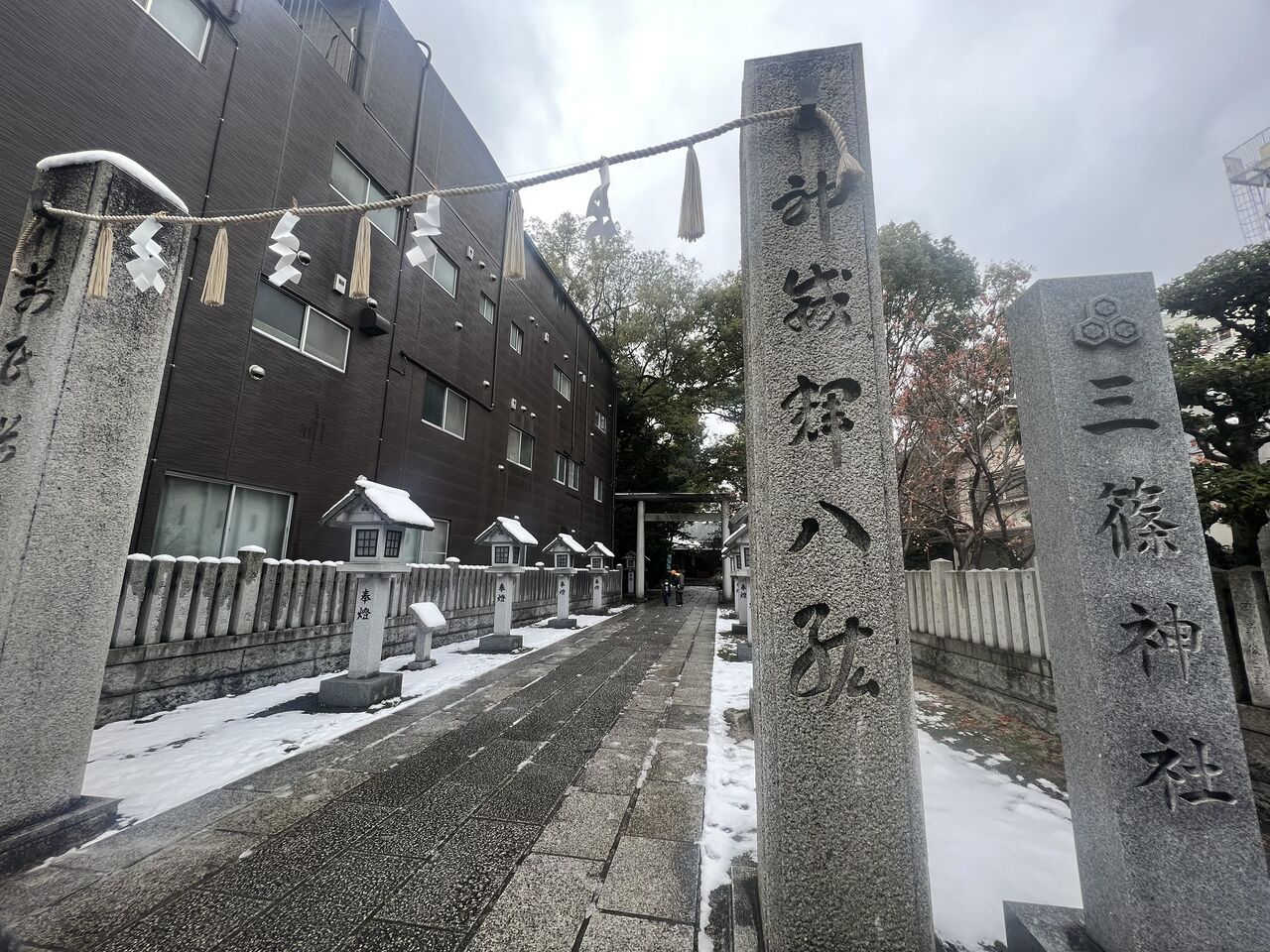 2023年12月01日 : 神社と寺と交通安全ステッカー