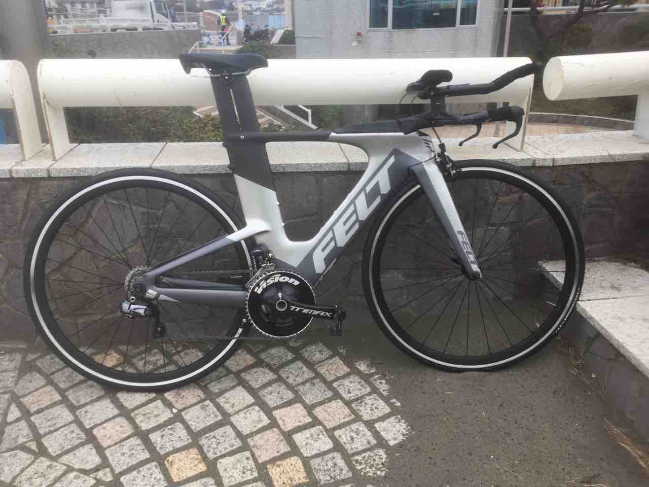 自転車 : 右手の処女と左手の淑女