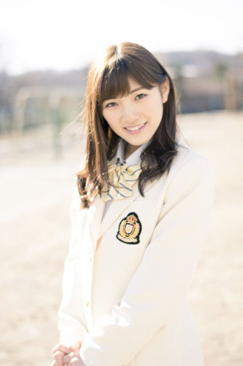 【S級美女】【美少女】AKB岡田奈々の制服JKグラビア＆にこやか自撮り画像！ : アイドルたちのビキニ