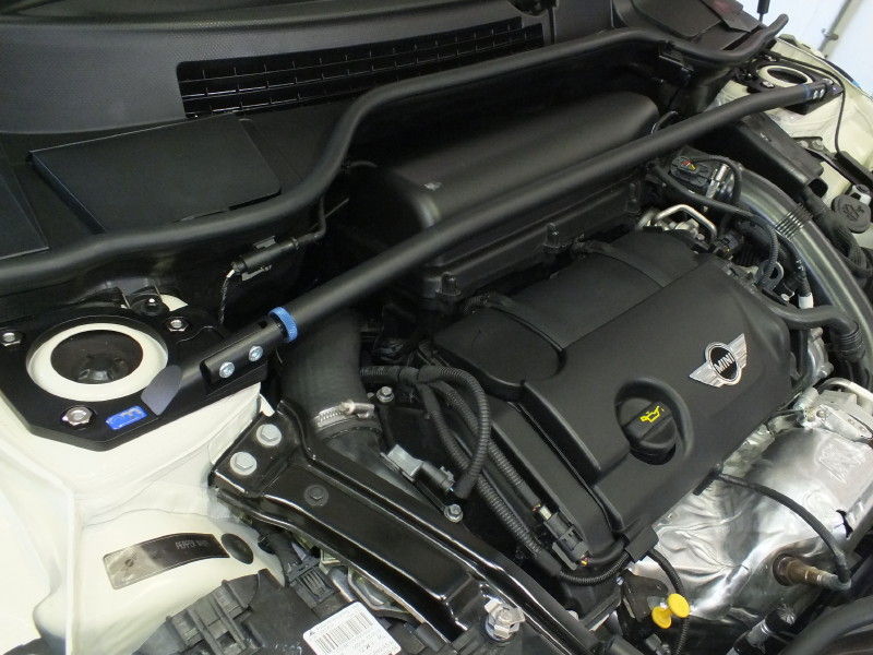 イシカワエンジニアリング スタッフブログ:MINI R56 Cooper S × NM Engineering Front Upper Tie-Bar