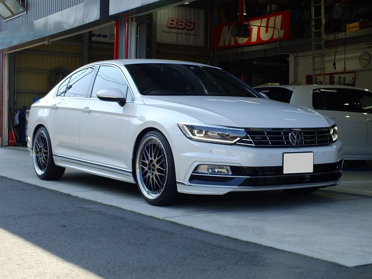 イシカワエンジニアリング スタッフブログ:PASSAT B8 Sedan R-Line 2.0TSI × iSWEEP Suspension ...