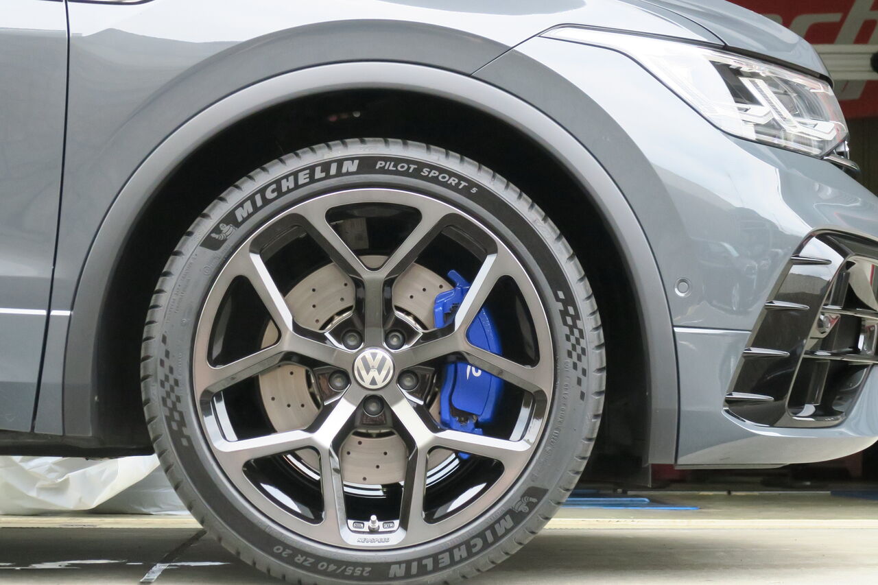 イシカワエンジニアリング スタッフブログ:VW TIGUAN R × NEUSPEED RSe103 + MICHELIN PS5