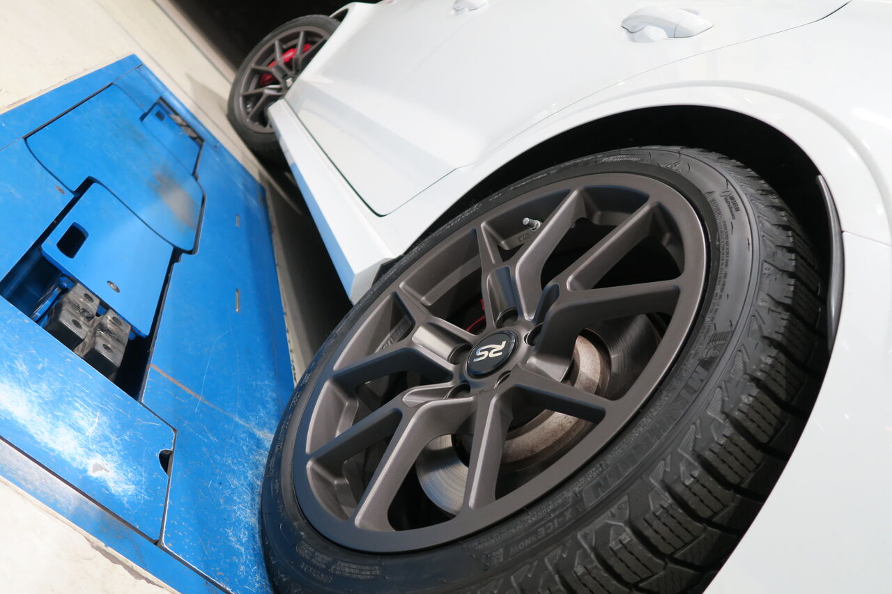 イシカワエンジニアリング スタッフブログ:AUDI RS3(8.5V) × NEUSPEED RSe10 18x8.5+45