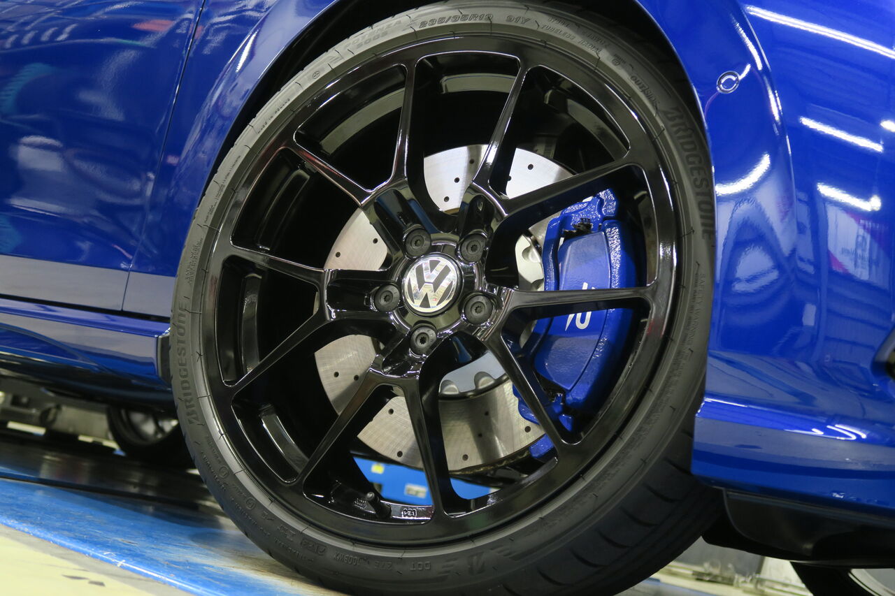 イシカワエンジニアリング スタッフブログ:VW GOLF8 R × NEUSPEED Light Weight Wheel RSe10