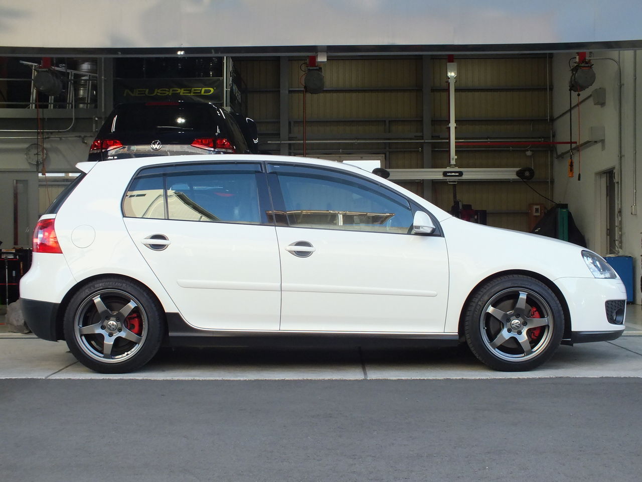 イシカワエンジニアリング スタッフブログ:GOLF5 GTI × NEUSPEED RSe05