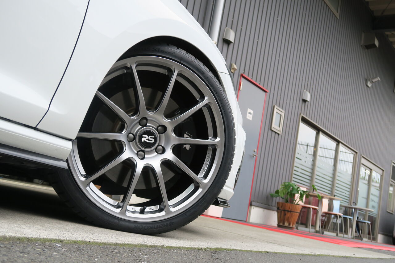 イシカワエンジニアリング スタッフブログ:VW GOLF7.5 R × NEUSPEED RSe102 + Hankook ventus S1 ...