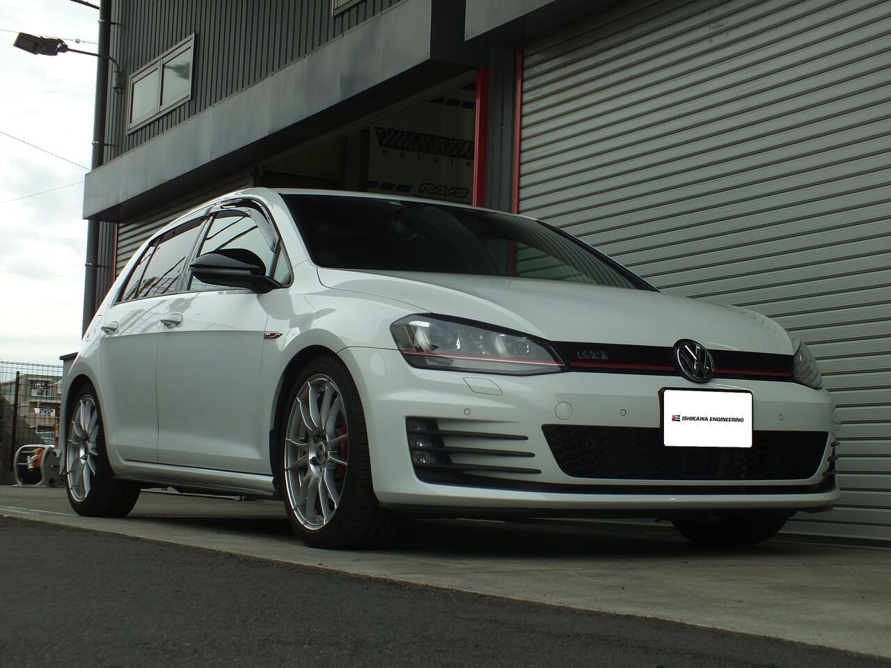 イシカワエンジニアリング スタッフブログ:VW G7 GTI 12ヶ月点検 + DSGオイル、エンジンオイル、バッテリー交換