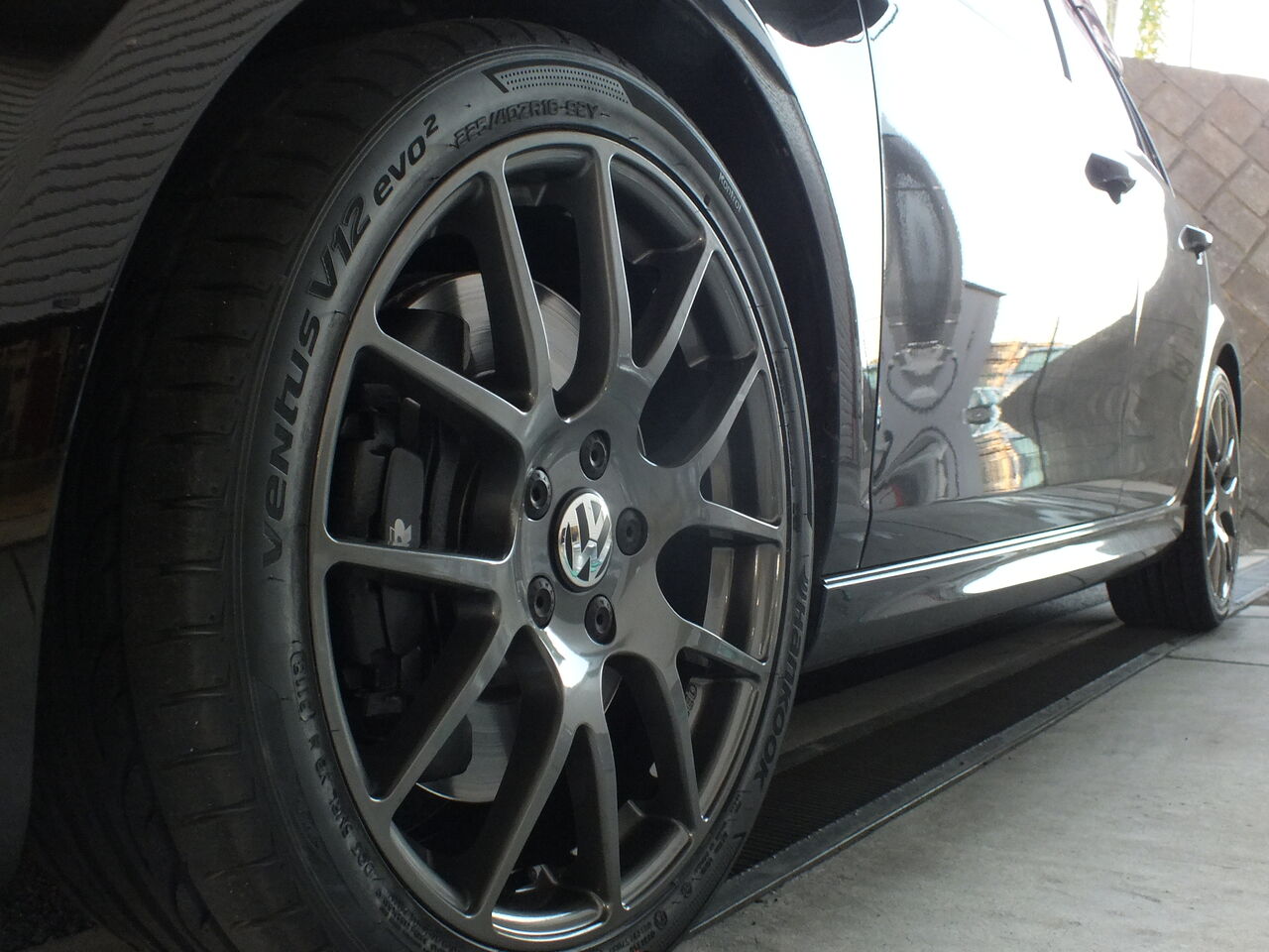 イシカワエンジニアリング スタッフブログ:VW GOLF6 R × NEUSPEED RSe12 + iSWEEP Brake Pad IS1500