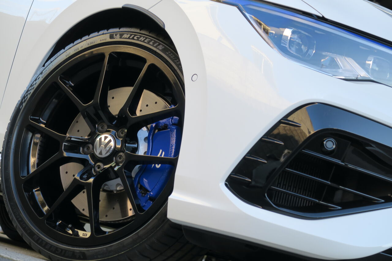 イシカワエンジニアリング スタッフブログ:VW GOLF8 R × NEUSPEED RSe10
