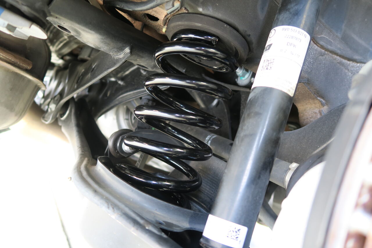 イシカワエンジニアリング スタッフブログ:AUDI RS3 (8V) Sedan × NEUSPEED RSe102 + Sport Spring