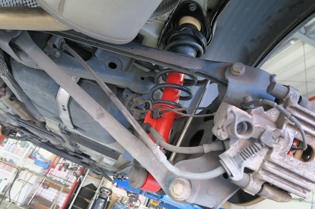 イシカワエンジニアリング スタッフブログ:MINI R53 Cooper S × KONI Active