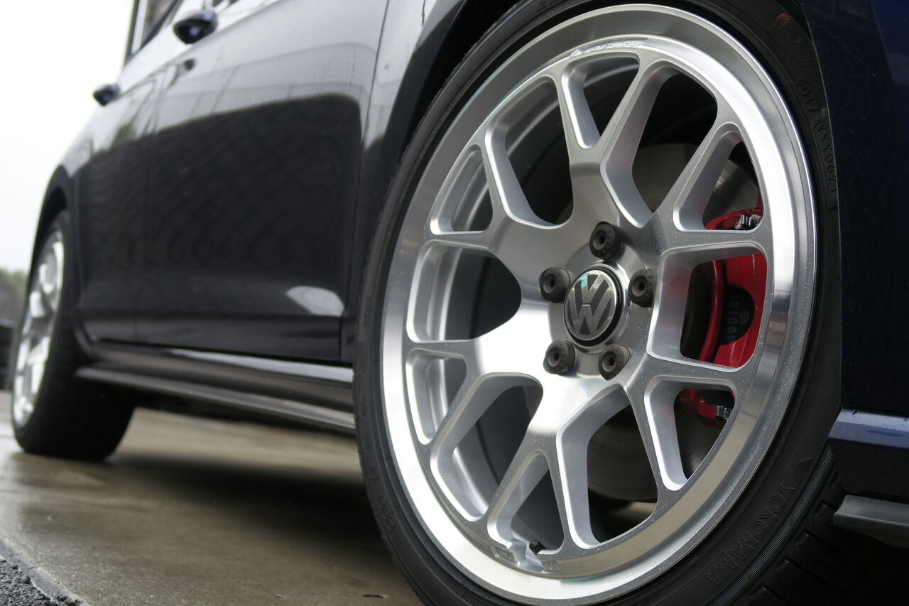 イシカワエンジニアリング スタッフブログ:GOLF7.5 GTI × NEUSPEED RSe122 Wheel & iSWEEP Brake ...