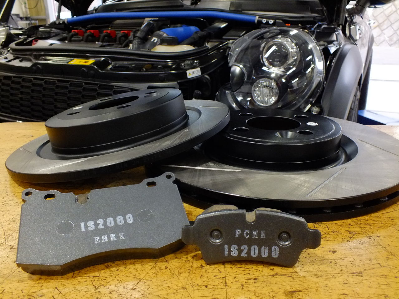 イシカワエンジニアリング スタッフブログ:R56 JCW × iSWEEP BRAKE PAD IS2000 & NM Performance ...