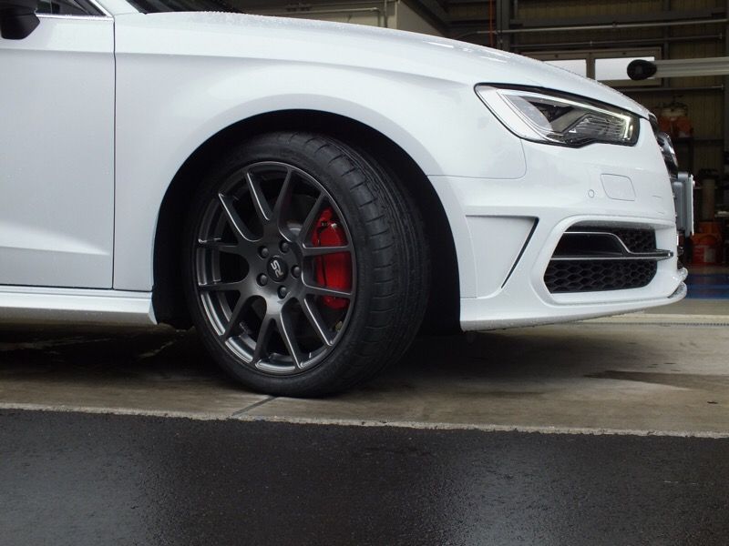 イシカワエンジニアリング スタッフブログ:S3 8V Sportback× NEUSPEED RSe12 + MICHELIN PSS