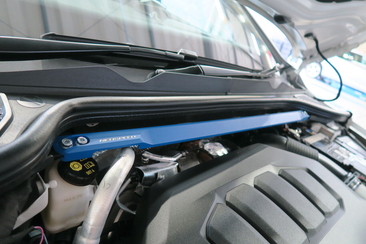 イシカワエンジニアリング スタッフブログ:VW GOLF8 R 20 Years × NEUSPEED Front Upper Strut ...