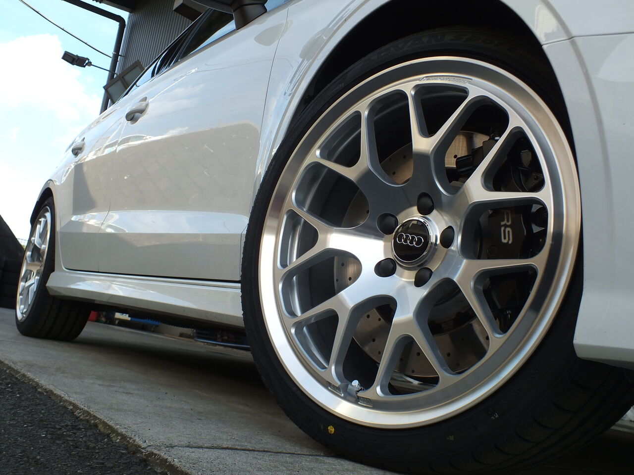 イシカワエンジニアリング スタッフブログ:AUDI RS3 SEDAN × NEUSPEED RSe142