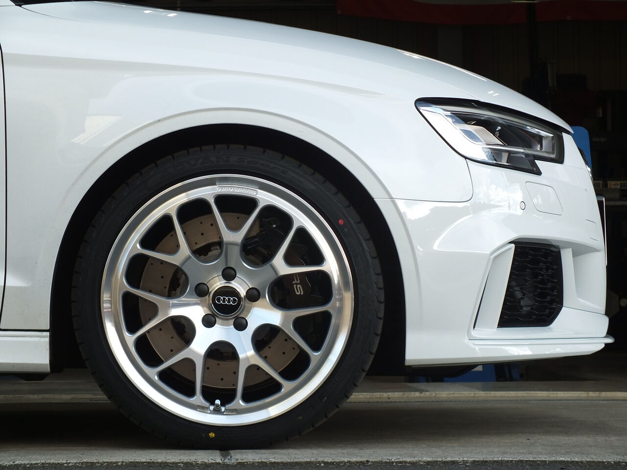 イシカワエンジニアリング スタッフブログ:AUDI RS3 SEDAN × NEUSPEED RSe142