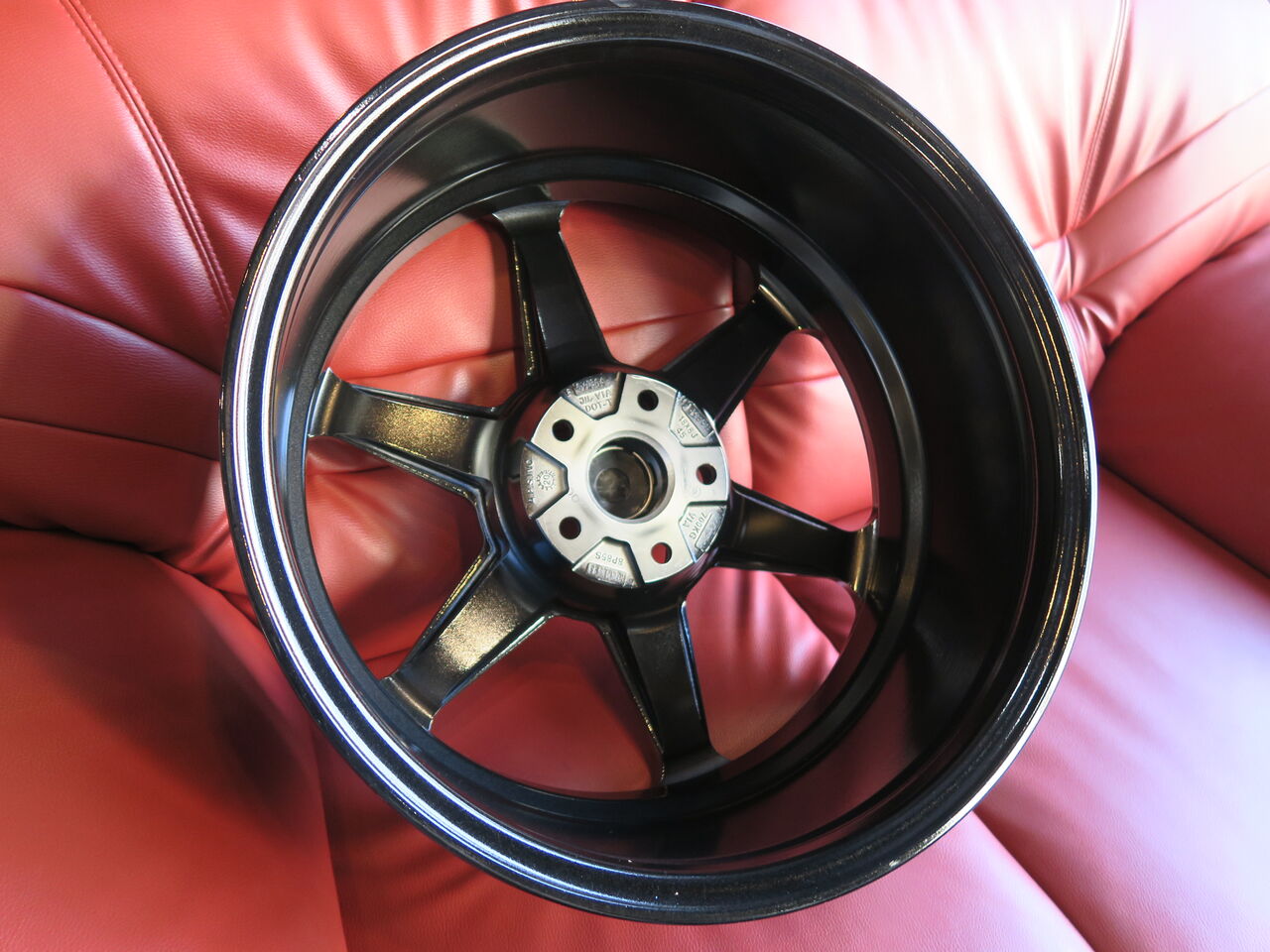 イシカワエンジニアリング スタッフブログ:NEUSPEED RSe06 Light Weight Wheel 18inch 初入荷!!
