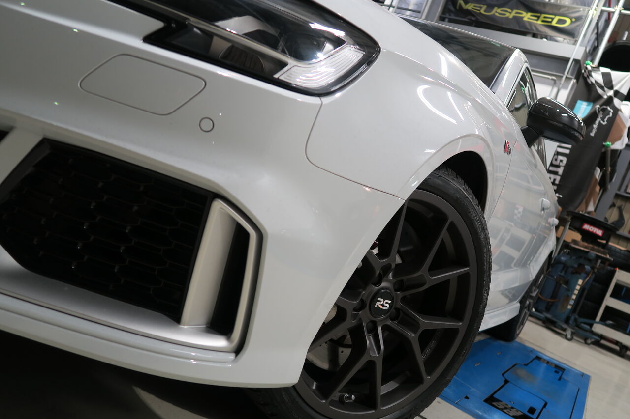 イシカワエンジニアリング スタッフブログ:AUDI RS3(8.5V) × NEUSPEED RSe10 18x8.5+45