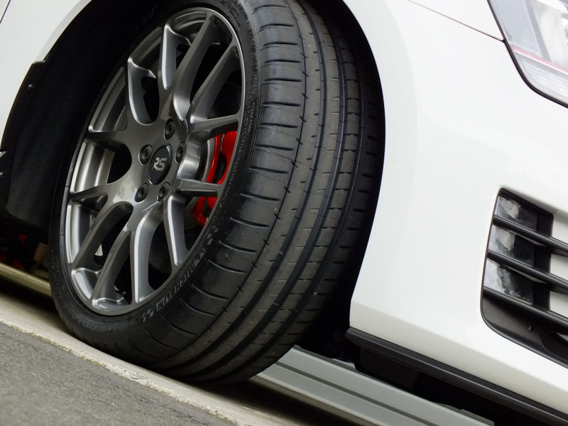 イシカワエンジニアリング スタッフブログ:GOLF7 GTI × NEUSPEED RSe12 & MICHELIN PSS