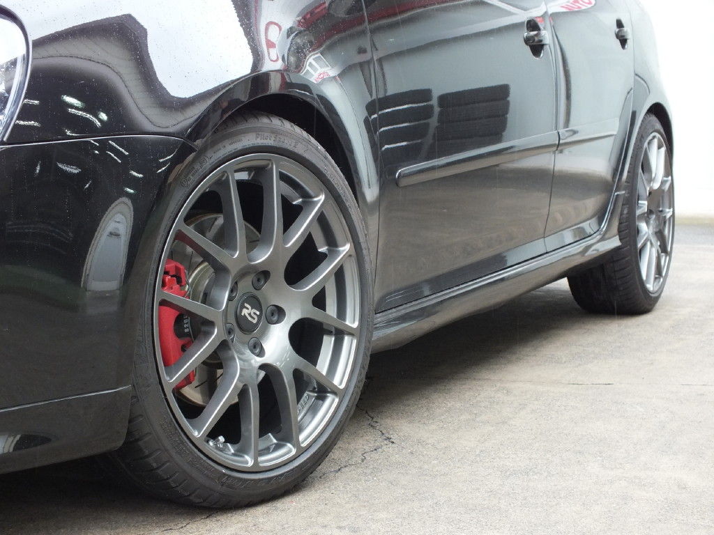 イシカワエンジニアリング スタッフブログ:GOLF5 GTI PIRELLI × NEUSPEED RSe12