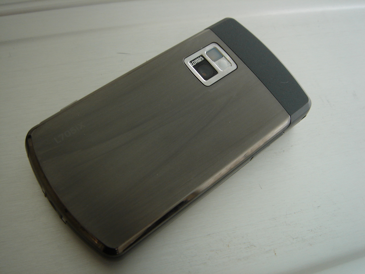 0715：Docomo L705iX : 200万画素の記憶